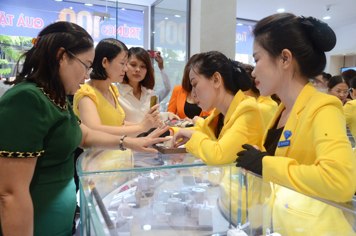 PNJ NEXT - Tinh Dầu Đông Tây